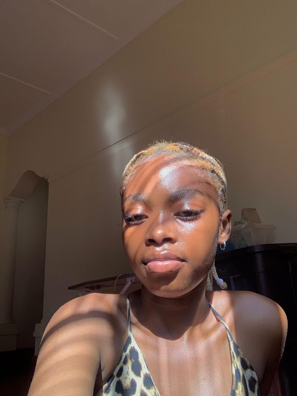 essence-fame-face